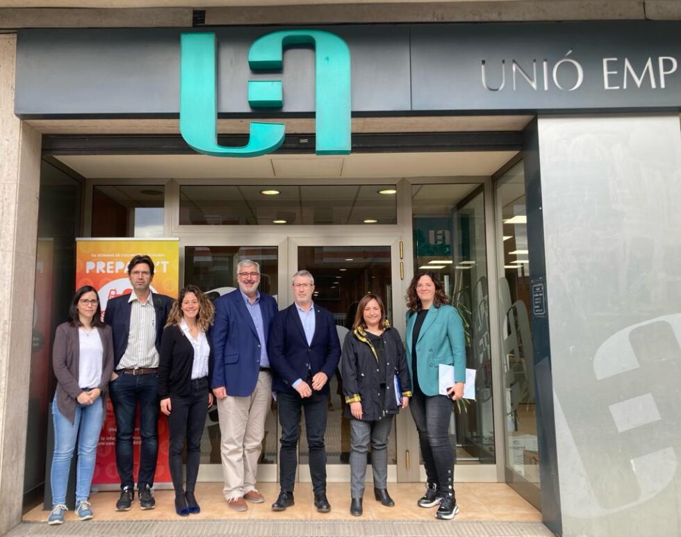 La UEA es reuneix amb l'administració per fer arribar les necessitats ...